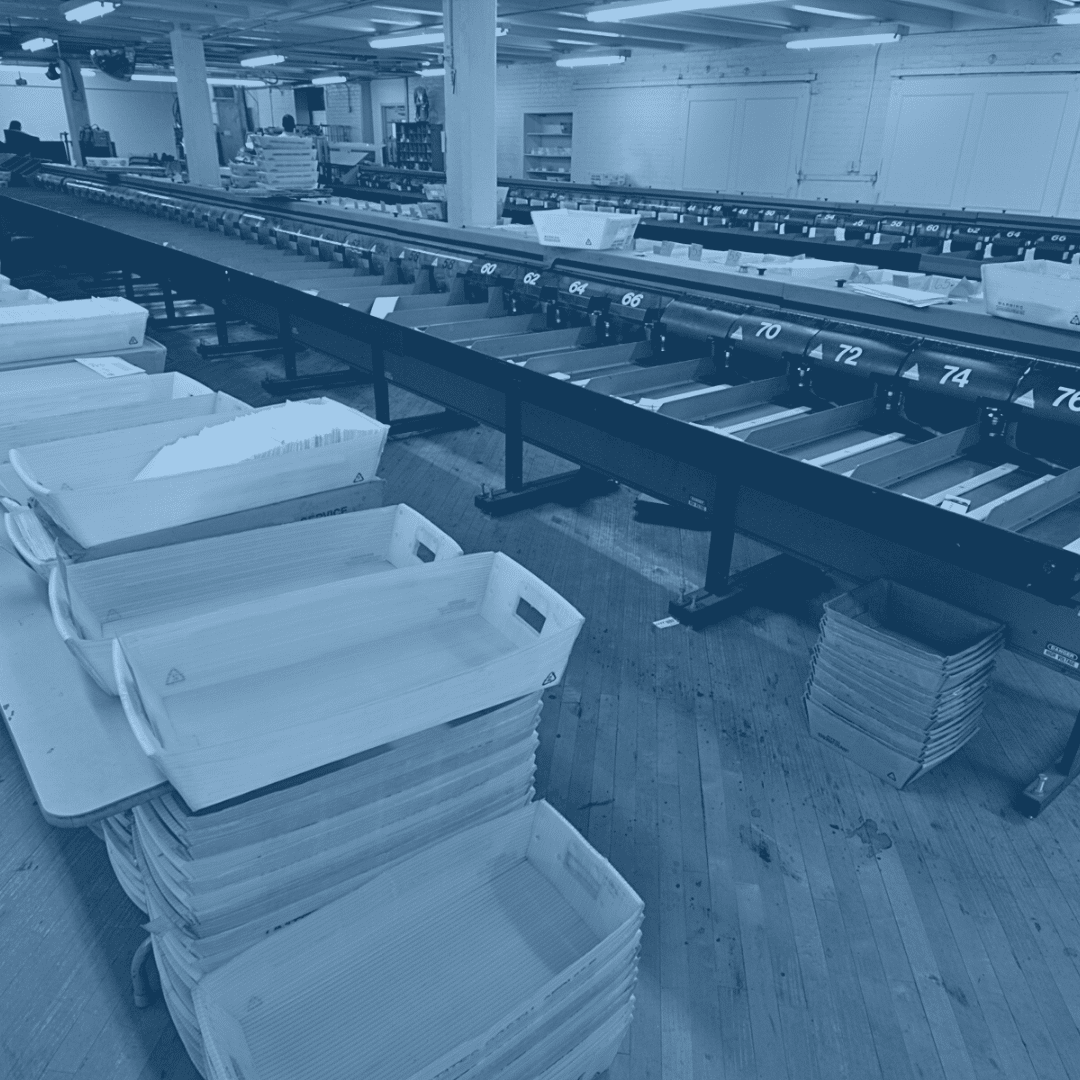 4 Ways Your Mailroom Can Save Money with a Logistics Platform